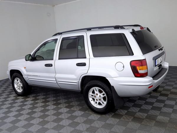 Pelēks Jeep Grand Cherokee 2003 Tallina, ar dzinēja tilpumu 2.70 L un nobraukumu 374 tūkst. km par 2299 €, foto 4 vietnē AUTOMOTO.COM.LV