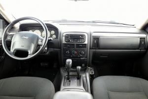 Pelēks Jeep Grand Cherokee 2003 Tallina, ar dzinēja tilpumu 2.70 L un nobraukumu 374 tūkst. km par 2299 €, foto 6 vietnē AUTOMOTO.COM.LV