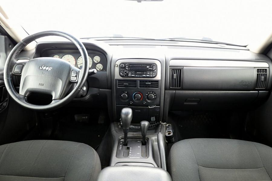 Pelēks Jeep Grand Cherokee 2003 Tallina, ar dzinēja tilpumu 2.70 L un nobraukumu 374 tūkst. km par 2299 €, foto 6 vietnē AUTOMOTO.COM.LV