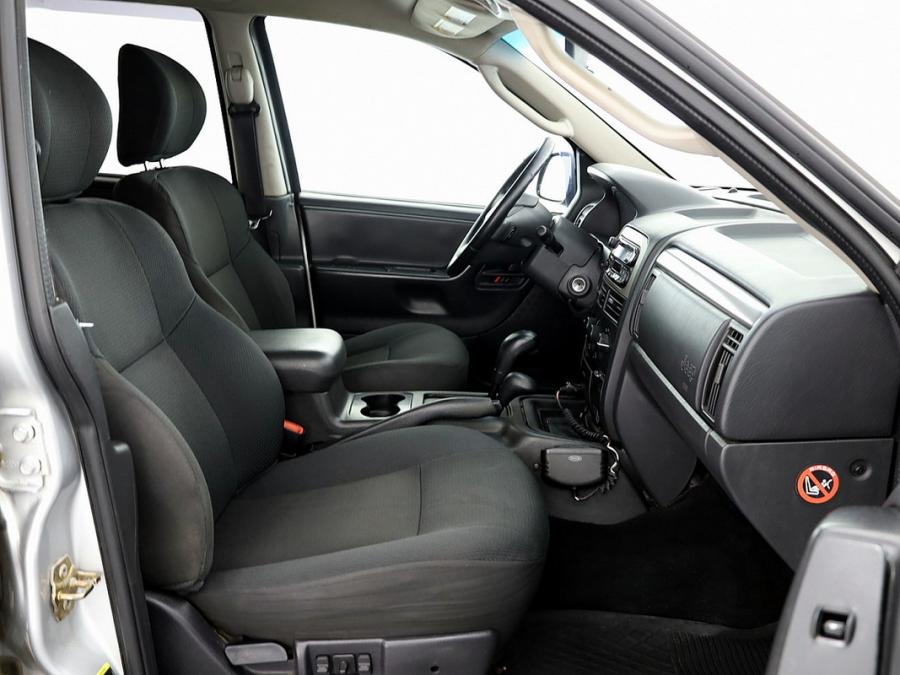 Pelēks Jeep Grand Cherokee 2003 Tallina, ar dzinēja tilpumu 2.70 L un nobraukumu 374 tūkst. km par 2299 €, foto 7 vietnē AUTOMOTO.COM.LV