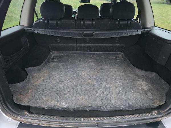Pelēks Jeep Grand Cherokee 2003 Molėtai, ar dzinēja tilpumu 2.69 L un nobraukumu 479 tūkst. km par 2600 €, foto 5 vietnē AUTOMOTO.COM.LV