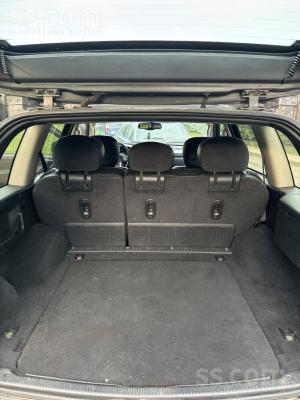 Pelēks Jeep Grand Cherokee 2003 Rīga, ar dzinēja tilpumu 2.70 L un nobraukumu 351 tūkst. km par 1485 €, foto 5 vietnē AUTOMOTO.COM.LV