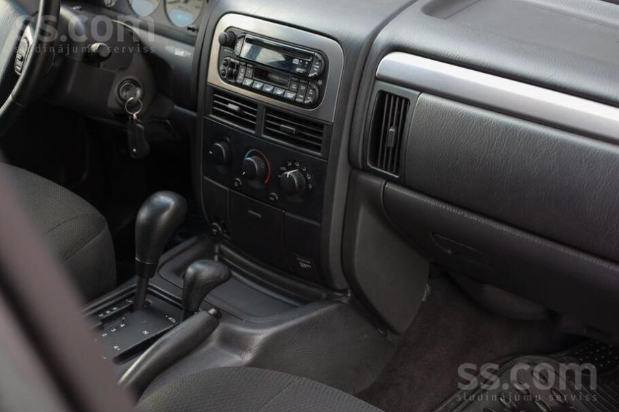 Pelēks Jeep Grand Cherokee 2004 Rīga, ar dzinēja tilpumu 2.70 L un nobraukumu 0 tūkst. km par 3495 €, foto 19 vietnē AUTOMOTO.COM.LV