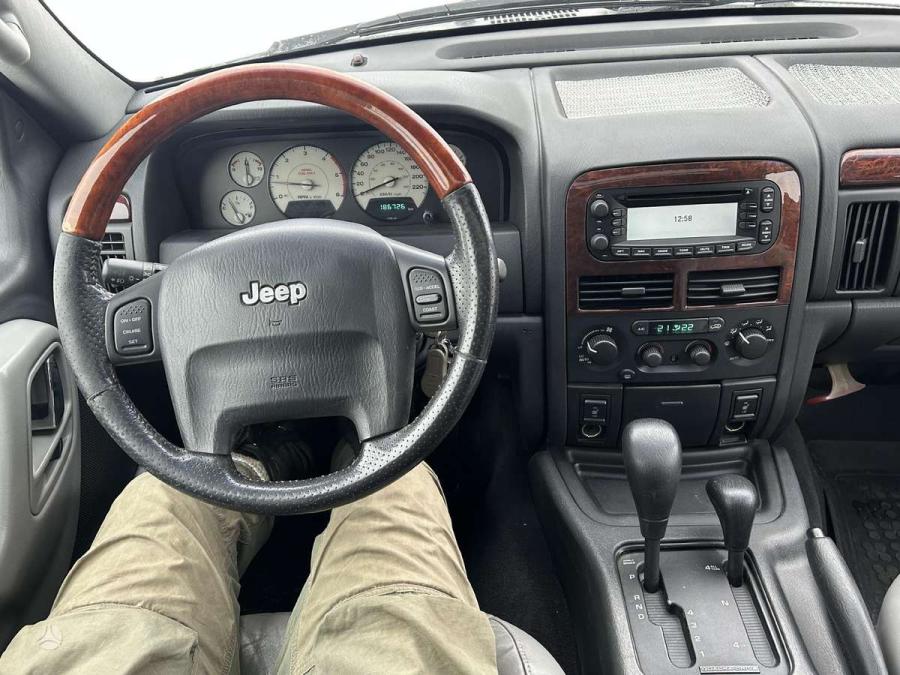 Pelēks Jeep Grand Cherokee 2004 Ukmergė, ar dzinēja tilpumu 2.69 L un nobraukumu 186 tūkst. km par 3450 €, foto 11 vietnē AUTOMOTO.COM.LV