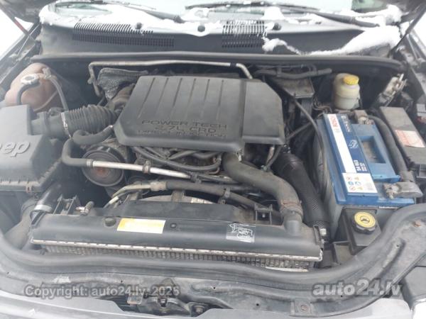 Pelēks Jeep Grand Cherokee 2004 Rapla, ar dzinēja tilpumu 2.70 L un nobraukumu 275 tūkst. km par 4500 €, foto 11 vietnē AUTOMOTO.COM.LV