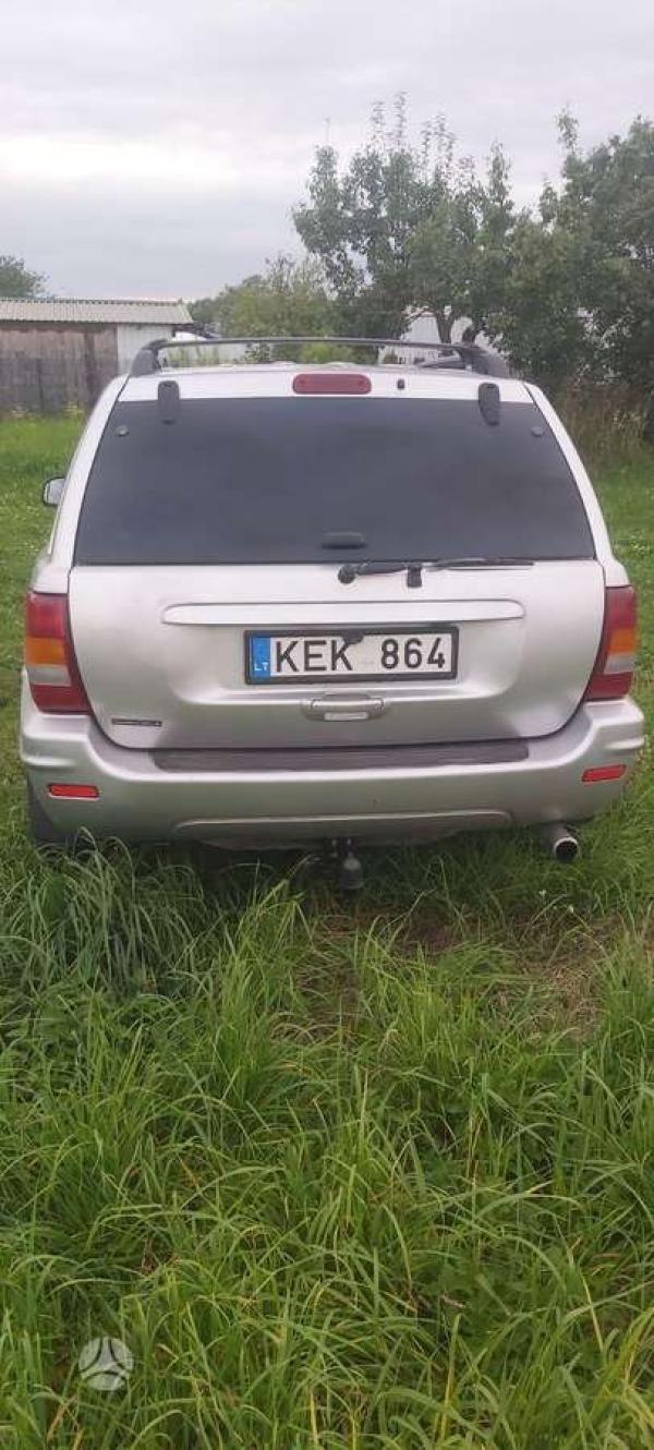 Grey Jeep Grand Cherokee 2004 in Vilnius, with an engine capacity of 2.70 L and mileage of 371 thousand km for 4500 €, photo 2 on AUTOMOTO.COM.LV