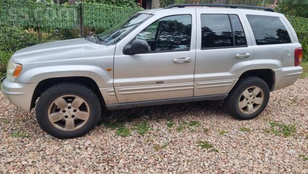 Grey Jeep Grand Cherokee 2004 in Jurmala, with an engine capacity of 2.70 L and mileage of 311 thousand km for 3000 €, photo 3 on AUTOMOTO.COM.LV