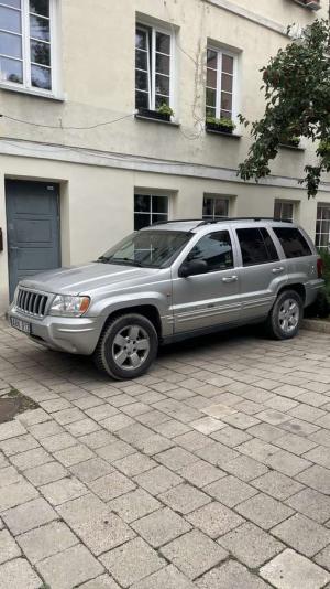 Grey Jeep Grand Cherokee 2004 in Vilnius, with an engine capacity of 3.96 L and mileage of 114 thousand km for 6500 €, photo  on AUTOMOTO.COM.LV