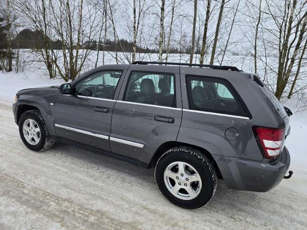 Pelēks Jeep Grand Cherokee 2005 Utena, ar dzinēja tilpumu 2.99 L un nobraukumu 285 tūkst. km par 3900 €, foto 7 vietnē AUTOMOTO.COM.LV
