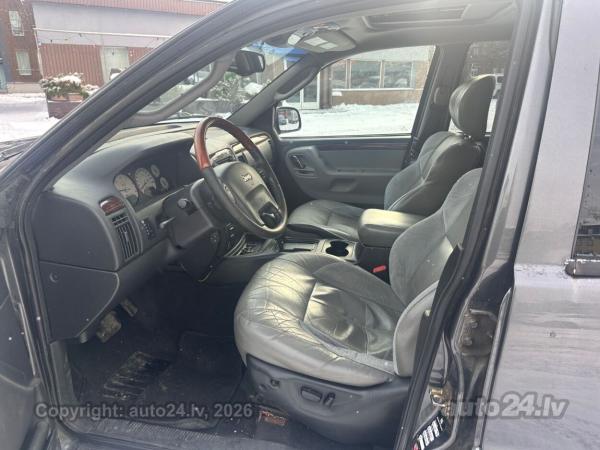 Pelēks Jeep Grand Cherokee 2005 Tallina, ar dzinēja tilpumu 2.70 L un nobraukumu 193 tūkst. km par 3200 €, foto 4 vietnē AUTOMOTO.COM.LV