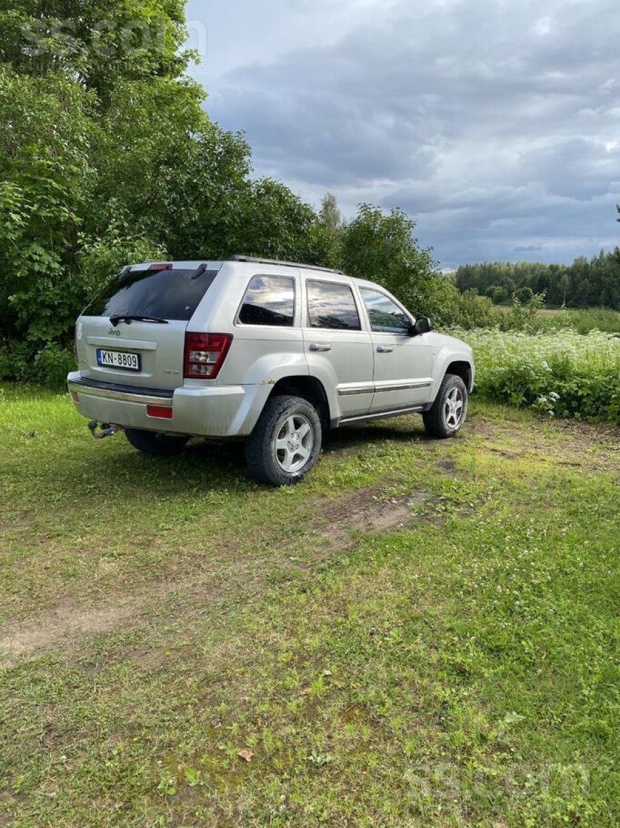 Pelēks Jeep Grand Cherokee 2005 Madona, ar dzinēja tilpumu 3.00 L un nobraukumu 406 tūkst. km par 3500 €, foto 1 vietnē AUTOMOTO.COM.LV