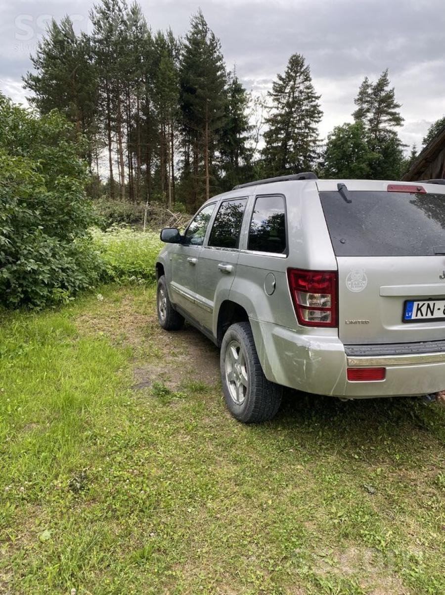 Pelēks Jeep Grand Cherokee 2005 Madona, ar dzinēja tilpumu 3.00 L un nobraukumu 406 tūkst. km par 3500 €, foto 2 vietnē AUTOMOTO.COM.LV