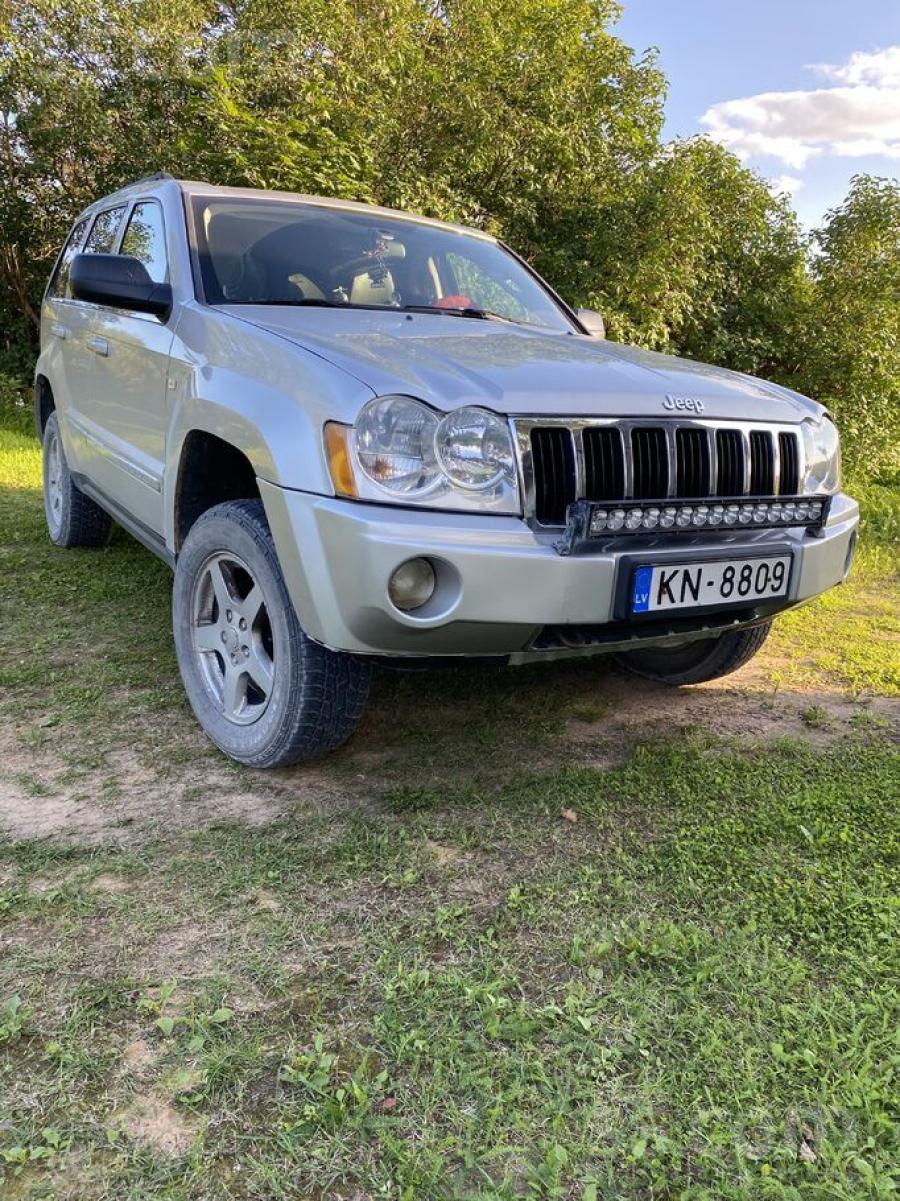 Pelēks Jeep Grand Cherokee 2005 Madona, ar dzinēja tilpumu 3.00 L un nobraukumu 406 tūkst. km par 3500 €, foto 4 vietnē AUTOMOTO.COM.LV