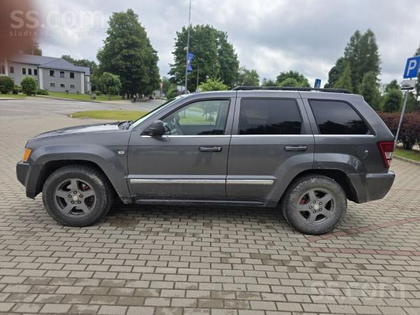 Pelēks Jeep Grand Cherokee 2005 Limbaži, ar dzinēja tilpumu 3.00 L un nobraukumu 283 tūkst. km par 4300 €, foto 4 vietnē AUTOMOTO.COM.LV