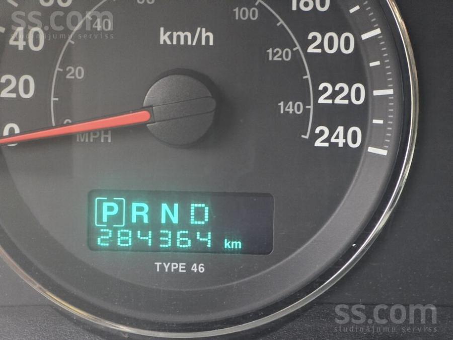 Pelēks Jeep Grand Cherokee 2005 Limbaži, ar dzinēja tilpumu 3.00 L un nobraukumu 284 tūkst. km par 4300 €, foto 10 vietnē AUTOMOTO.COM.LV