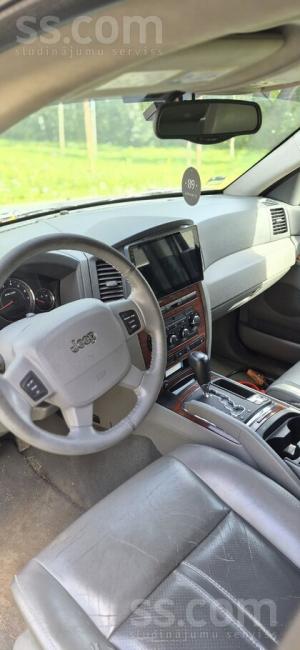 Pelēks Jeep Grand Cherokee 2005 Rēzekne, ar dzinēja tilpumu 3.00 L un nobraukumu 300 tūkst. km par 2500 €, foto 3 vietnē AUTOMOTO.COM.LV