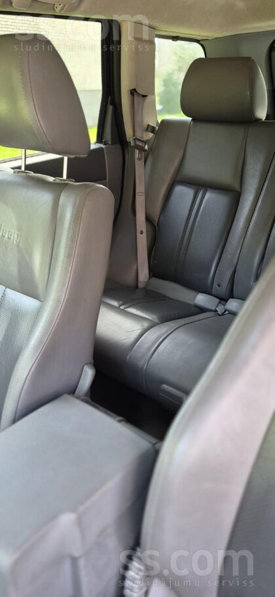 Pelēks Jeep Grand Cherokee 2005 Rēzekne, ar dzinēja tilpumu 3.00 L un nobraukumu 300 tūkst. km par 2500 €, foto 4 vietnē AUTOMOTO.COM.LV