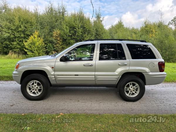 Pelēks Jeep Grand Cherokee 2005 Tallina, ar dzinēja tilpumu 2.70 L un nobraukumu 416 tūkst. km par 3200 €, foto 4 vietnē AUTOMOTO.COM.LV