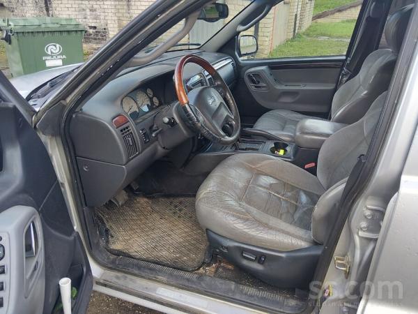 Jeep Grand Cherokee 2005 Talsi vietnē Pelēks Jeep Grand Cherokee 2005 Talsi, ar dzinēja tilpumu 2.70 L un nobraukumu 322 tūkst. km par 1550 €, foto 6 vietnē AUTOMOTO.COM.LV