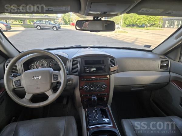 Pelēks Jeep Grand Cherokee 2006 Rīga, ar dzinēja tilpumu 3.00 L un nobraukumu 365 tūkst. km par 3600 €, foto 5 vietnē AUTOMOTO.COM.LV