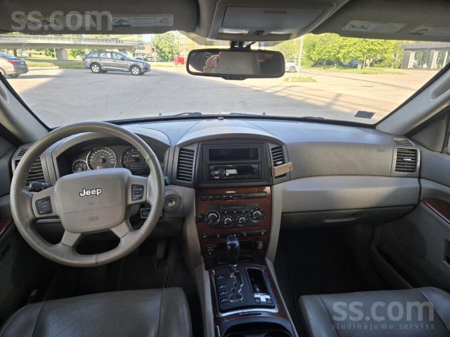 Pelēks Jeep Grand Cherokee 2006 Rīga, ar dzinēja tilpumu 3.00 L un nobraukumu 365 tūkst. km par 3600 €, foto 5 vietnē AUTOMOTO.COM.LV