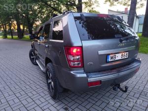 Grey Jeep Grand Cherokee 2006 in Rezekne, with an engine capacity of 3.00 L and mileage of 245 thousand km for 6500 €, photo 5 on AUTOMOTO.COM.LV