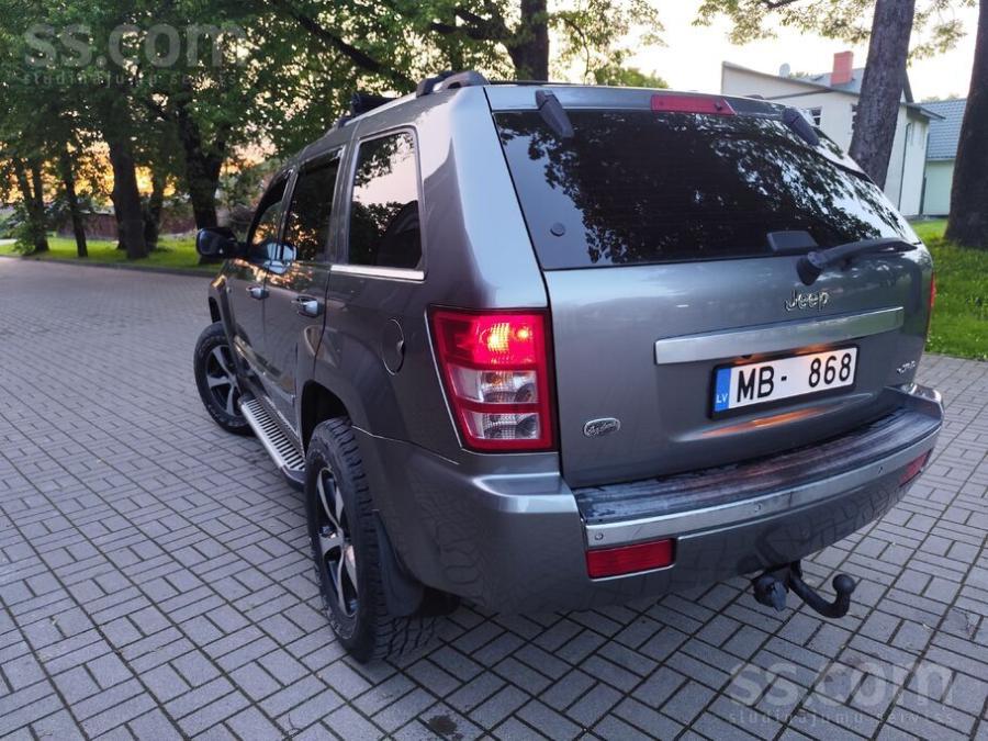 Grey Jeep Grand Cherokee 2006 in Rezekne, with an engine capacity of 3.00 L and mileage of 245 thousand km for 6500 €, photo 5 on AUTOMOTO.COM.LV