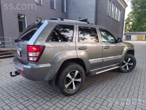 Grey Jeep Grand Cherokee 2006 in Rezekne, with an engine capacity of 3.00 L and mileage of 245 thousand km for 6500 €, photo 8 on AUTOMOTO.COM.LV