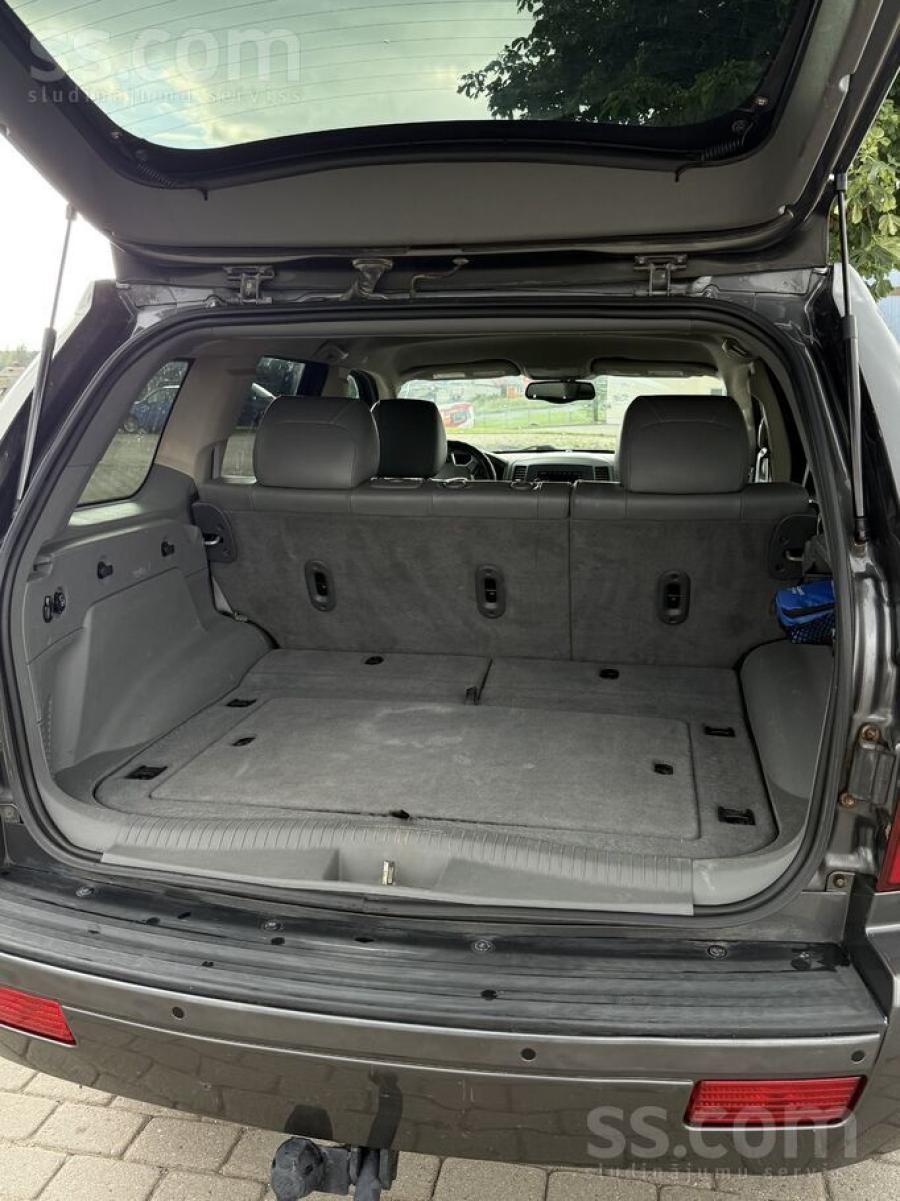 Grey Jeep Grand Cherokee 2006 in Valka, with an engine capacity of 3.00 L and mileage of 308 thousand km for 4100 €, photo 14 on AUTOMOTO.COM.LV