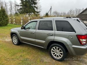 Pelēks Jeep Grand Cherokee 2006 Tallina, ar dzinēja tilpumu 3.00 L un nobraukumu 297 tūkst. km par 4000 €, foto 2 vietnē AUTOMOTO.COM.LV