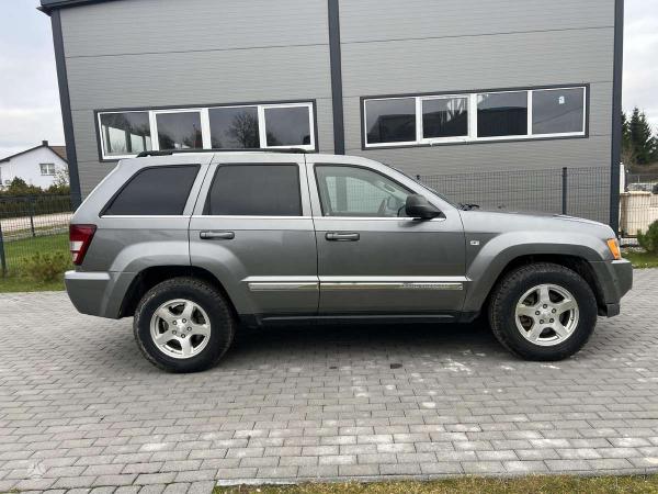 Grey Jeep Grand Cherokee 2006 in Kretinga, with an engine capacity of 2.99 L and mileage of 275 thousand km for 4850 €, photo 5 on AUTOMOTO.COM.LV