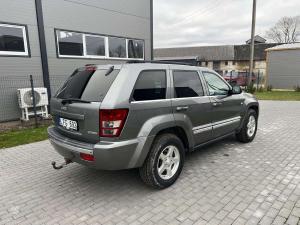 Grey Jeep Grand Cherokee 2006 in Kretinga, with an engine capacity of 2.99 L and mileage of 275 thousand km for 4850 €, photo 6 on AUTOMOTO.COM.LV