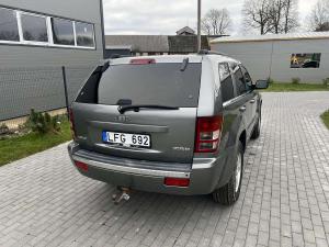 Grey Jeep Grand Cherokee 2006 in Kretinga, with an engine capacity of 2.99 L and mileage of 275 thousand km for 4850 €, photo 7 on AUTOMOTO.COM.LV