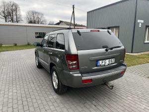 Grey Jeep Grand Cherokee 2006 in Kretinga, with an engine capacity of 2.99 L and mileage of 275 thousand km for 4850 €, photo 8 on AUTOMOTO.COM.LV
