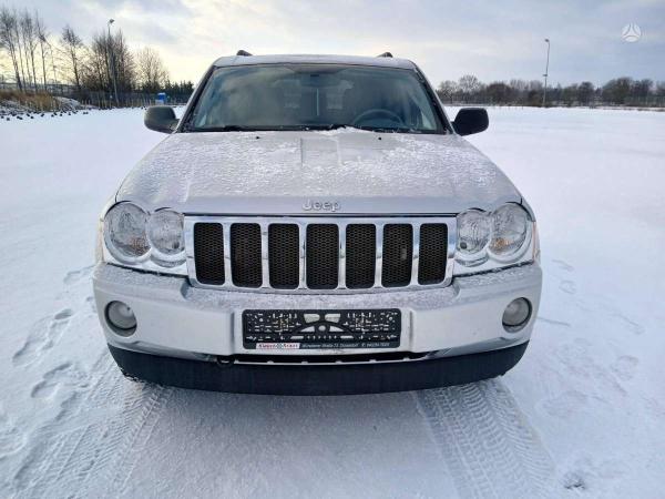Grey Jeep Grand Cherokee 2006 in Marijampole, with an engine capacity of 3.00 L and mileage of 257 thousand km for 4750 €, photo 3 on AUTOMOTO.COM.LV