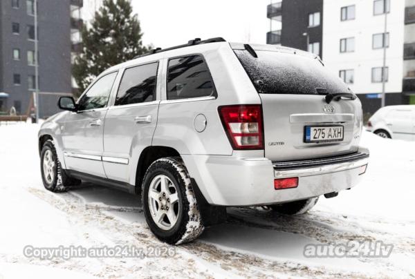 Pelēks Jeep Grand Cherokee 2006 Tallina, ar dzinēja tilpumu 3.00 L un nobraukumu 145 tūkst. km par 7999 €, foto 7 vietnē AUTOMOTO.COM.LV