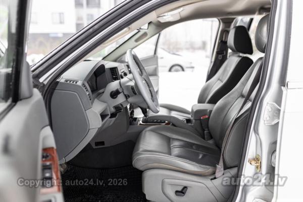 Pelēks Jeep Grand Cherokee 2006 Tallina, ar dzinēja tilpumu 3.00 L un nobraukumu 145 tūkst. km par 7999 €, foto 8 vietnē AUTOMOTO.COM.LV