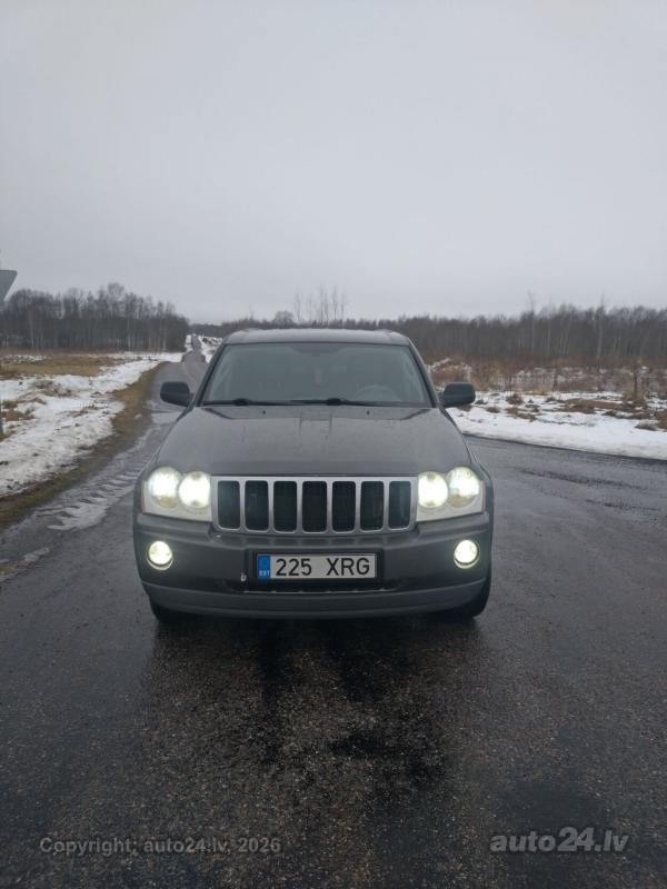 Grey Jeep Grand Cherokee 2006 in Tallinn, with an engine capacity of 3.00 L and mileage of 325 thousand km for 7500 €, photo 3 on AUTOMOTO.COM.LV