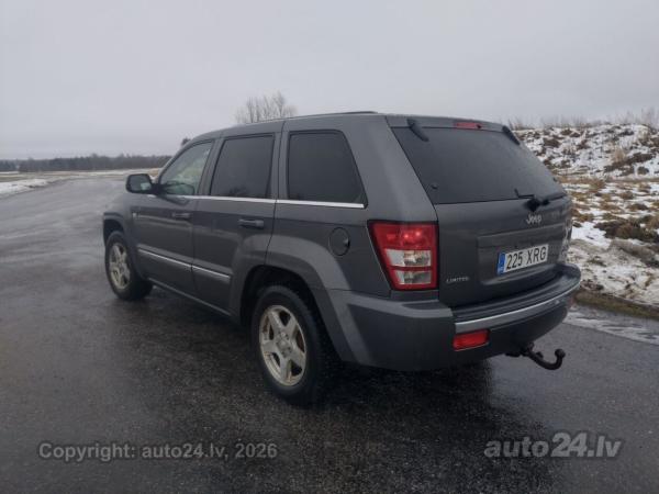 Grey Jeep Grand Cherokee 2006 in Tallinn, with an engine capacity of 3.00 L and mileage of 325 thousand km for 7500 €, photo 4 on AUTOMOTO.COM.LV