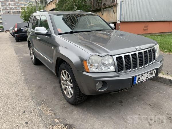 Grey Jeep Grand Cherokee 2006 in Riga, with an engine capacity of 3.00 L and mileage of 312 thousand km for 4200 €, photo 9 on AUTOMOTO.COM.LV