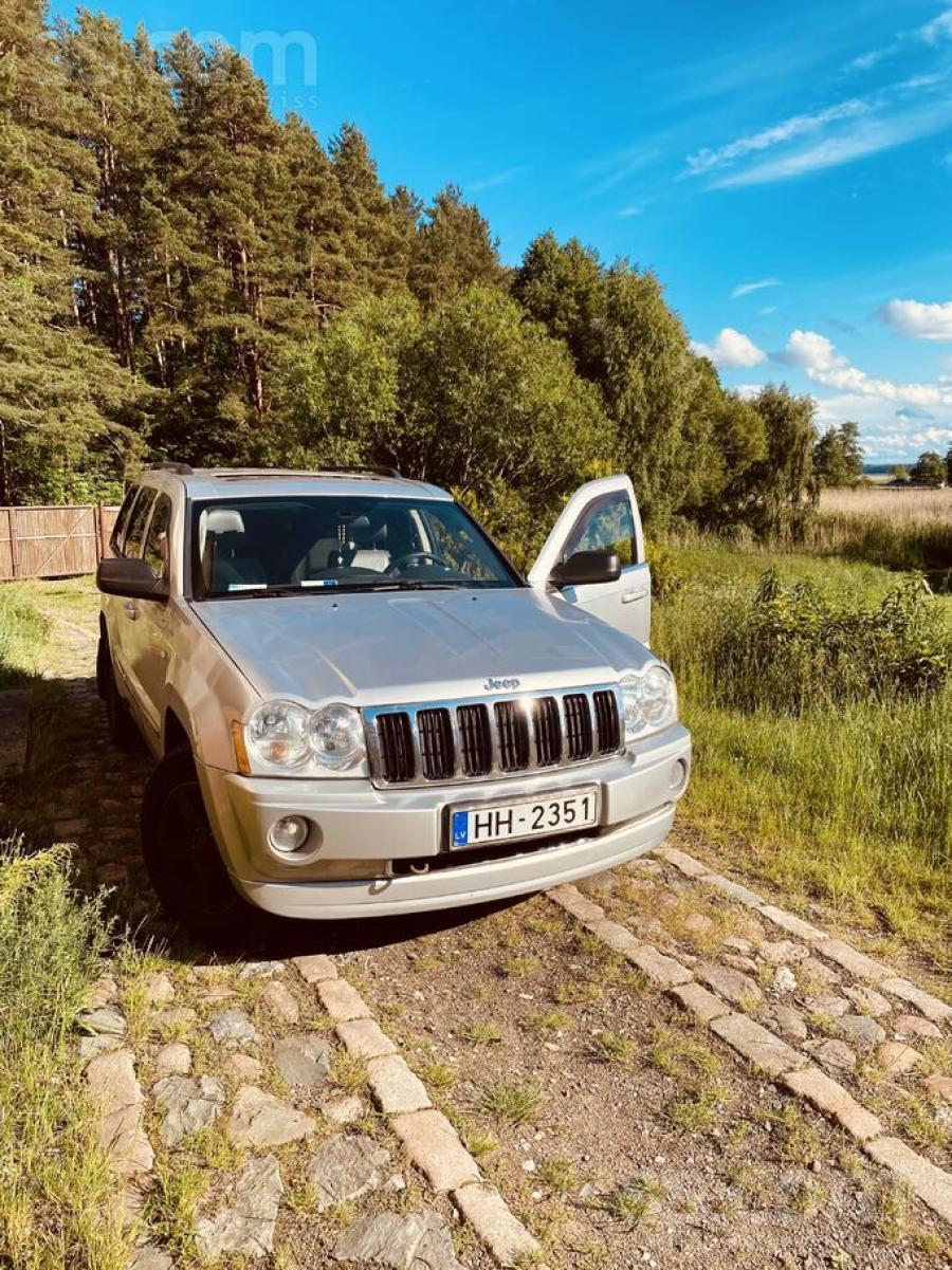 Grey Jeep Grand Cherokee 2006 in Riga, with an engine capacity of 3.00 L and mileage of 251 thousand km for 3900 €, photo 1 on AUTOMOTO.COM.LV
