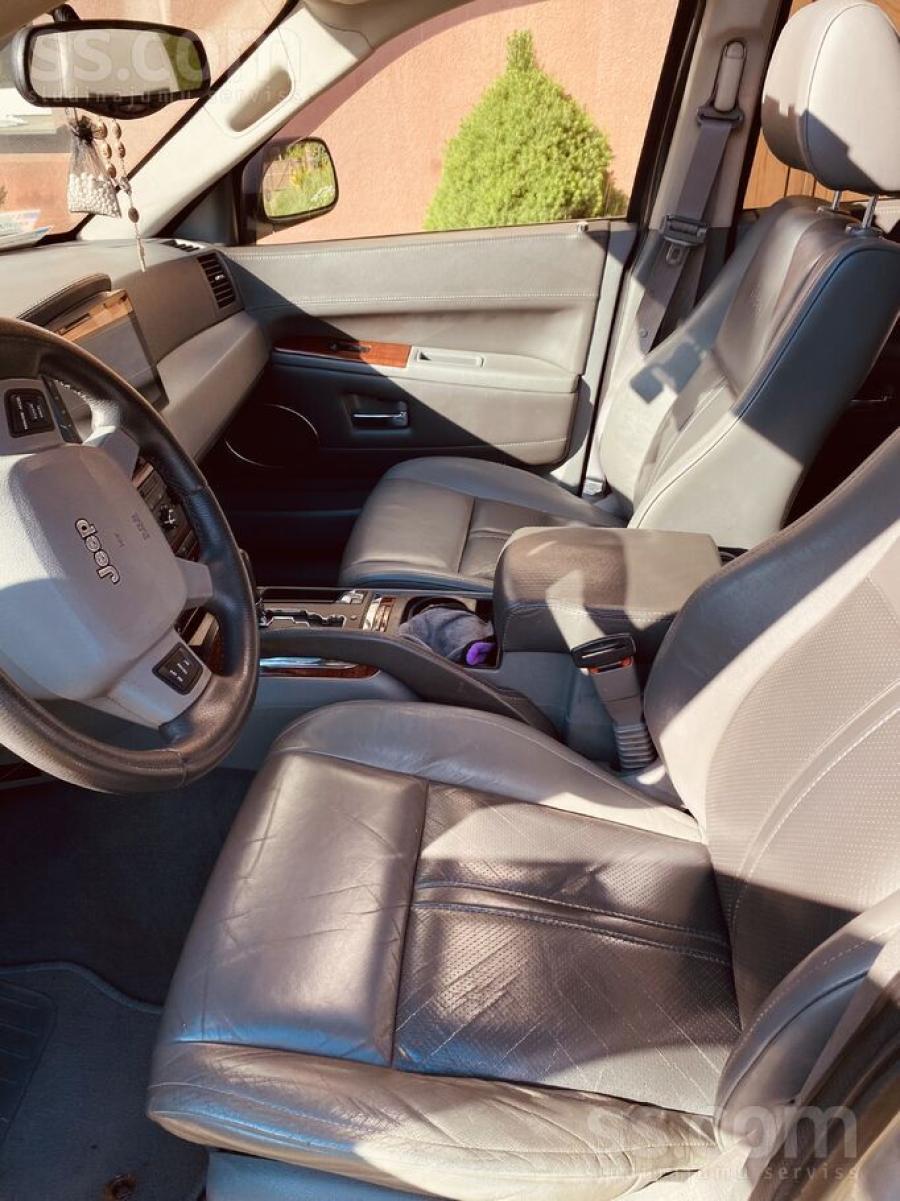 Grey Jeep Grand Cherokee 2006 in Riga, with an engine capacity of 3.00 L and mileage of 251 thousand km for 3900 €, photo 3 on AUTOMOTO.COM.LV
