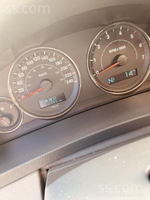 Grey Jeep Grand Cherokee 2006 in Riga, with an engine capacity of 3.00 L and mileage of 251 thousand km for 3900 €, photo 8 on AUTOMOTO.COM.LV