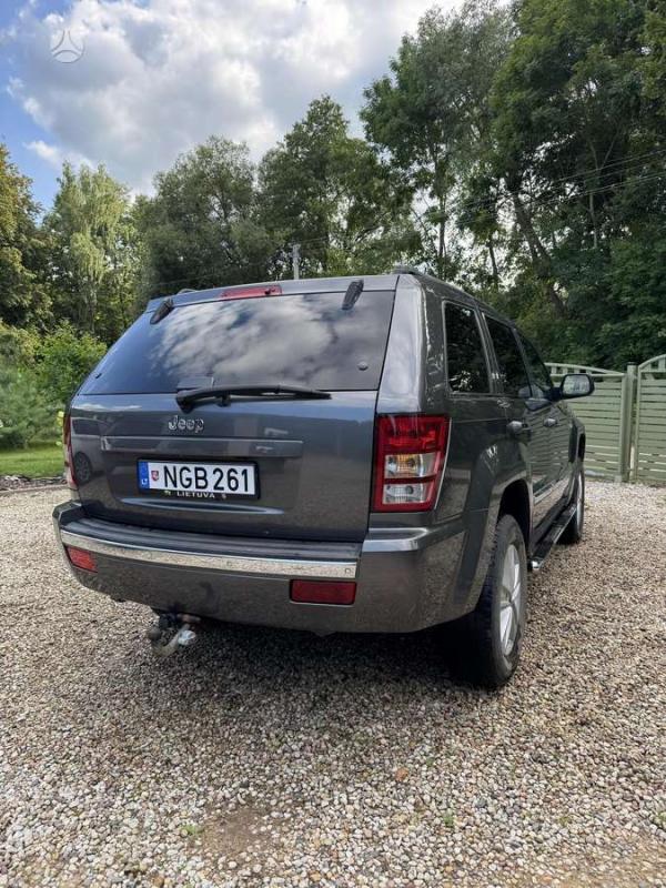 Grey Jeep Grand Cherokee 2006 in Kaunas, with an engine capacity of 3.00 L and mileage of 258 thousand km for 5000 €, photo 3 on AUTOMOTO.COM.LV