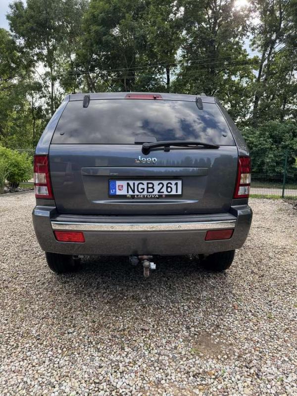 Grey Jeep Grand Cherokee 2006 in Kaunas, with an engine capacity of 3.00 L and mileage of 258 thousand km for 5000 €, photo 6 on AUTOMOTO.COM.LV