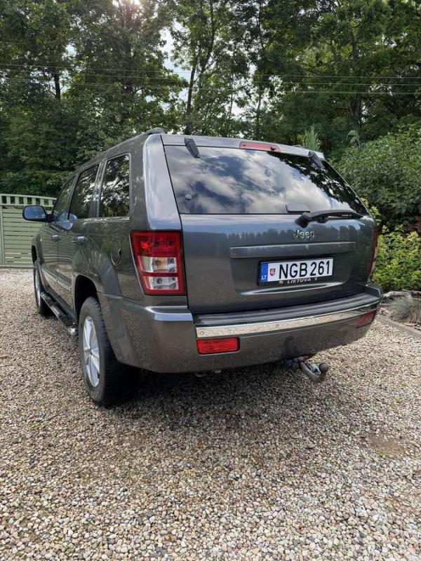 Grey Jeep Grand Cherokee 2006 in Kaunas, with an engine capacity of 3.00 L and mileage of 258 thousand km for 5000 €, photo 7 on AUTOMOTO.COM.LV