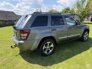 Grey Jeep Grand Cherokee 2006 in Sirvintos, with an engine capacity of 2.99 L and mileage of 380 thousand km for 5700 €, photo 5 on AUTOMOTO.COM.LV