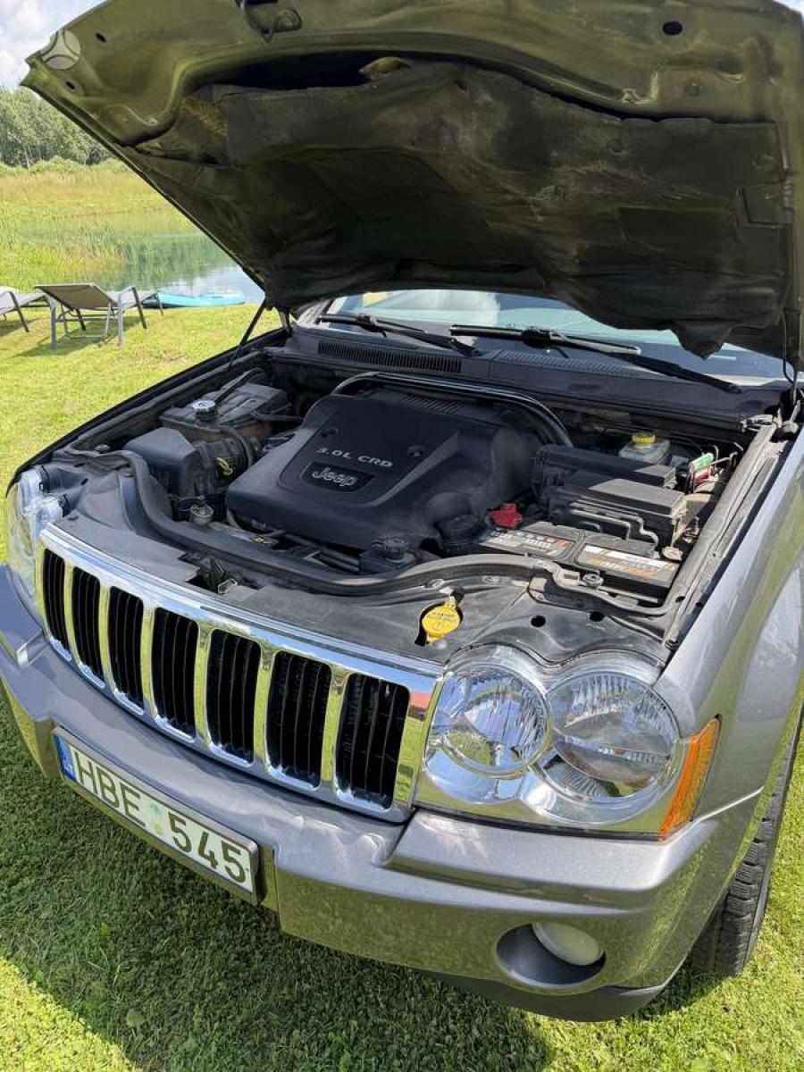 Grey Jeep Grand Cherokee 2006 in Sirvintos, with an engine capacity of 2.99 L and mileage of 380 thousand km for 5700 €, photo 15 on AUTOMOTO.COM.LV