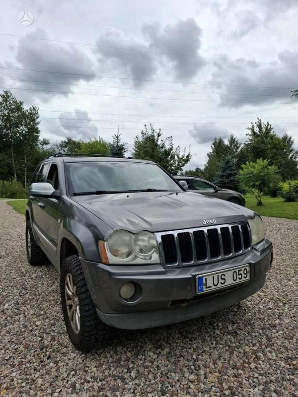 Grey Jeep Grand Cherokee 2006 in Vilnius, with an engine capacity of 2.99 L and mileage of 311 thousand km for 4500 €, photo 1 on AUTOMOTO.COM.LV