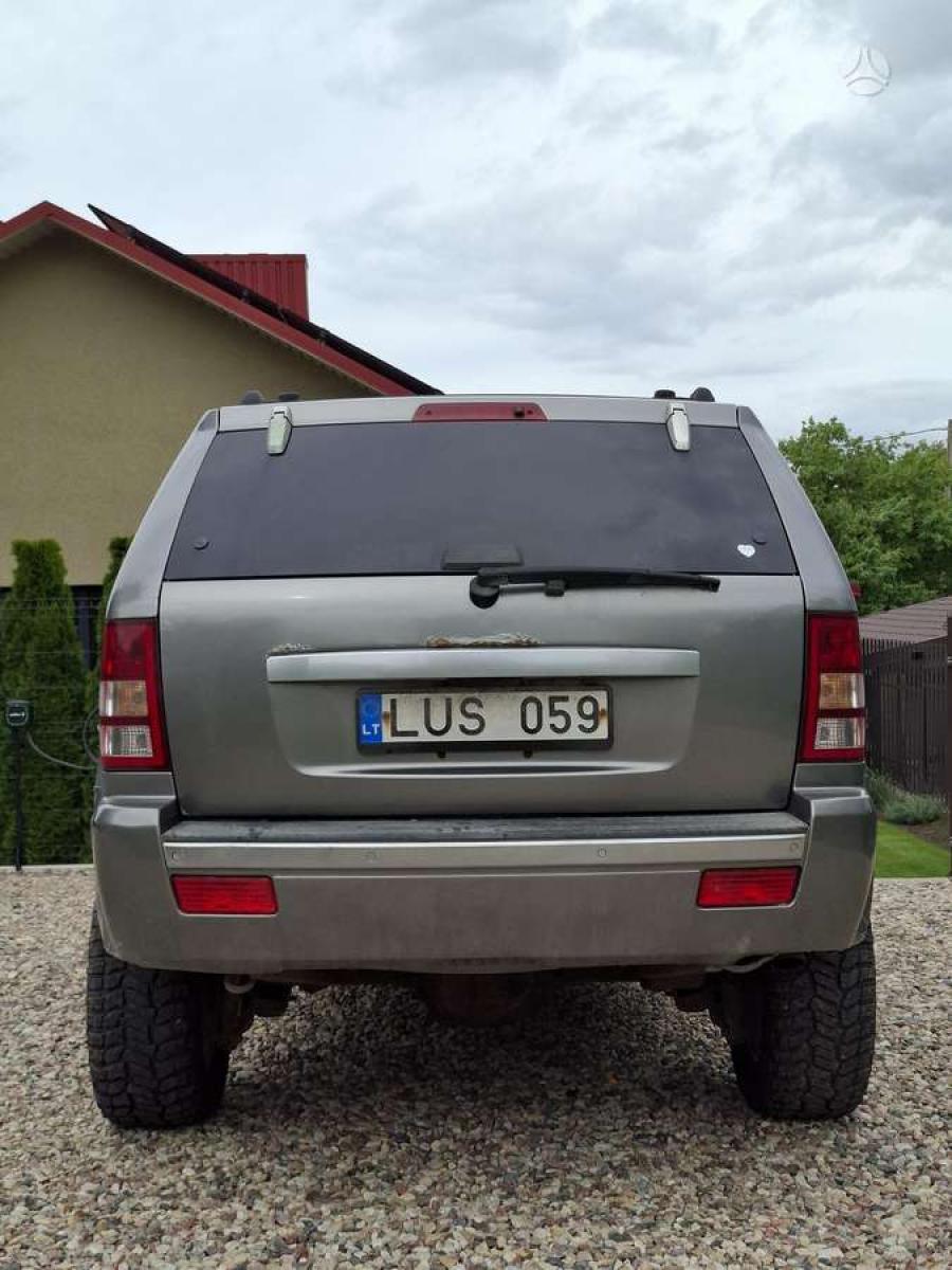 Grey Jeep Grand Cherokee 2006 in Vilnius, with an engine capacity of 2.99 L and mileage of 311 thousand km for 4500 €, photo 6 on AUTOMOTO.COM.LV